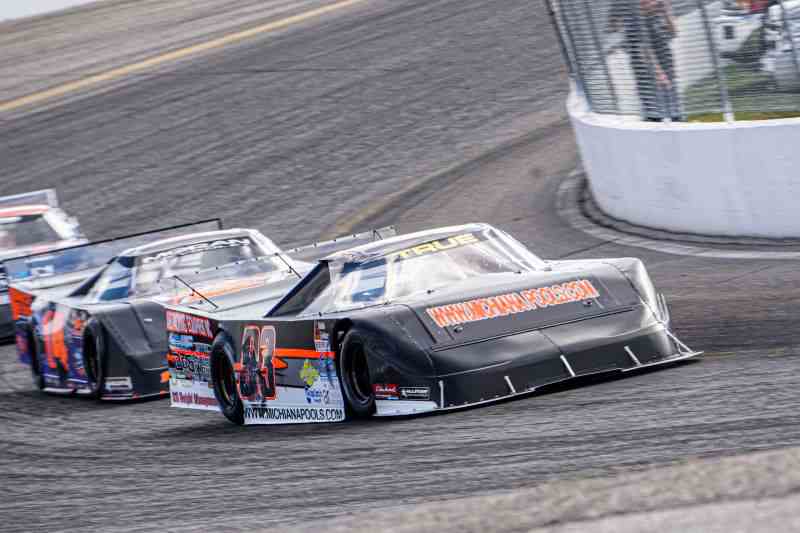 Kalamazoo Speedway – Your Friday Night Entertainment Hot Spot!